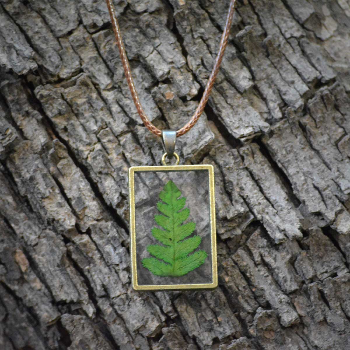 Felicitous Fern Real Dried Flower Necklace – Green Botanical Charm