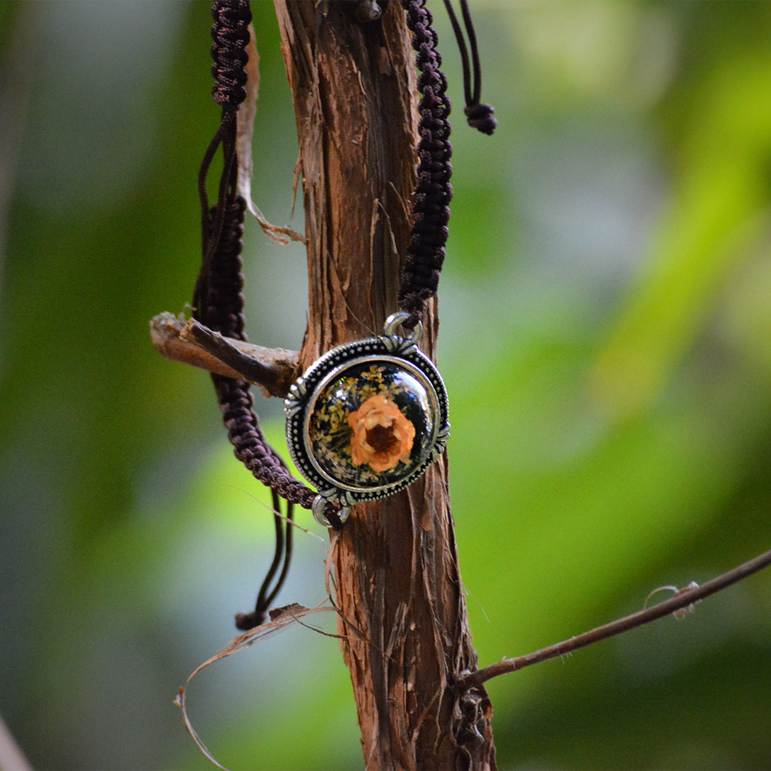 Precious Possession Real Dried Flower Bracelet – Floral Treasure